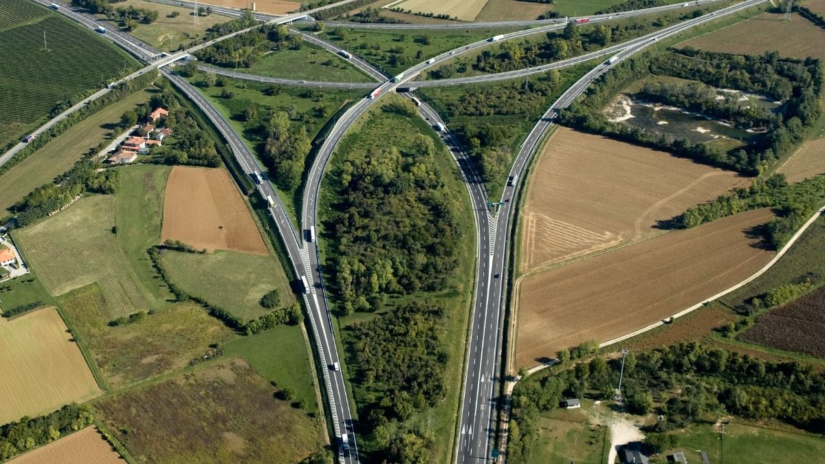 Highway Engineering- Definition, Importance and Construction Details ...